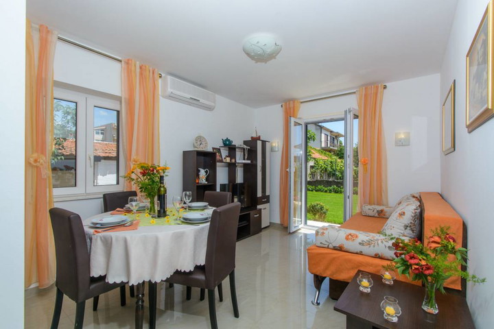 50 M² Ferienhaus ∙ 2 Schlafzimmer ∙ 5 Gäste - Trogir
