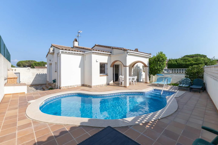 100 M² House ∙ 3 Bedrooms ∙ 6 Guests - Torroella de Montgrí
