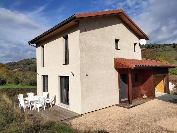96 M² Gîte ∙ 3 Chambres ∙ 6 Personnes - Tarare