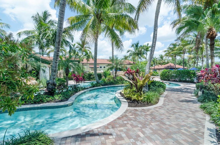 121 M² Condo ∙ 2 Bedrooms ∙ 4 Guests - Naples, FL