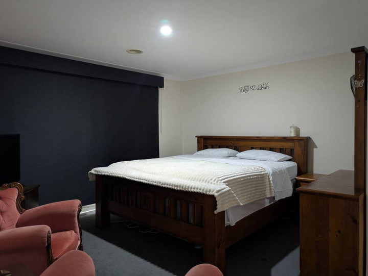 230 M² House ∙ 5 Bedrooms ∙ 8 Guests - Warragul