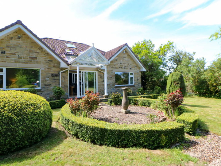Cottage ∙ 3 Bedrooms ∙ 6 Guests - Darlington