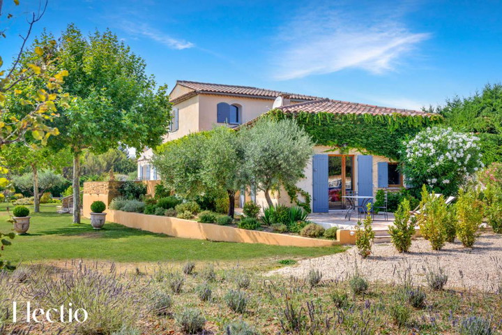 65 M² Appartement ∙ 1 Chambre ∙ 2 Personnes - Lourmarin