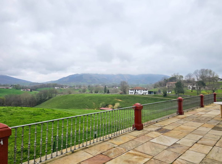 200 M² Maison De Vacances ∙ 4 Chambres ∙ 8 Personnes - Ainhoa