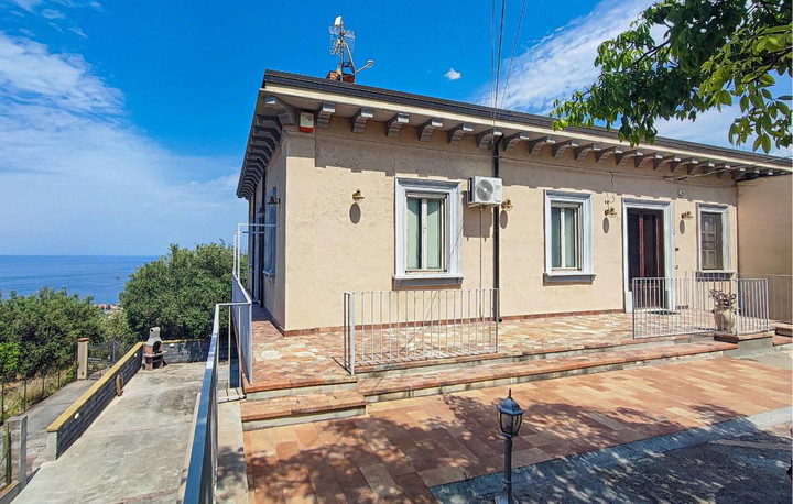260 M² House ∙ 6 Bedrooms ∙ 12 Guests - Patti