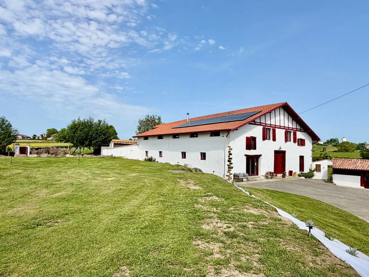250 M² Cottage ∙ 5 Chambres ∙ 12 Personnes - Pays basque français