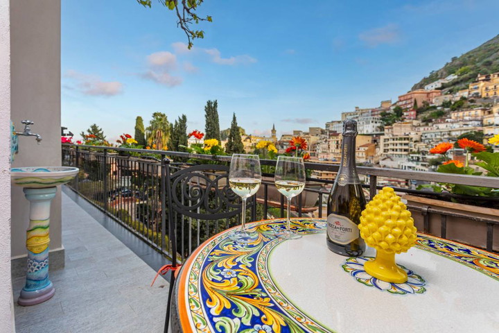 65 M² Appartement ∙ 1 Chambre ∙ 2 Personnes - Taormine