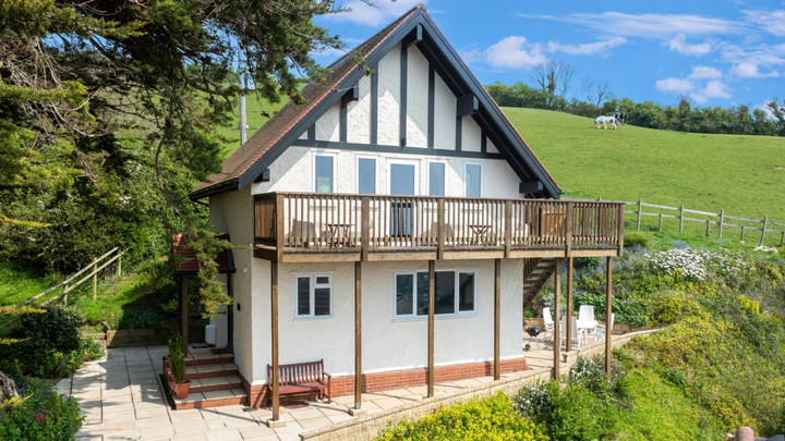 Cottage ∙ 2 Bedrooms ∙ 4 Guests - Beer