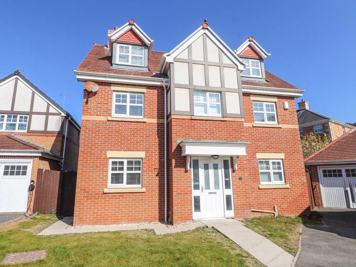 Cottage ∙ 5 Bedrooms ∙ 10 Guests - Colwyn Bay