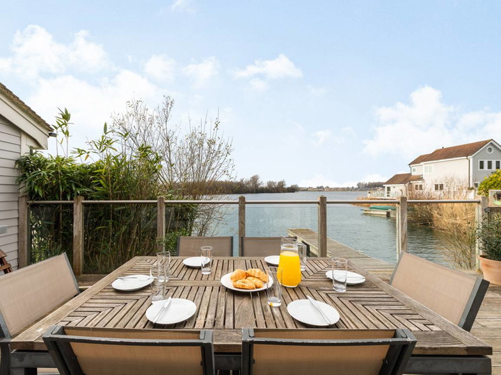 Cottage ∙ 3 Bedrooms ∙ 6 Guests - Swindon