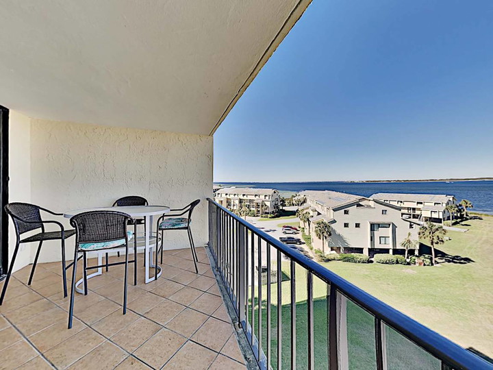 93 M² Condo ∙ 1 Bedroom ∙ 4 Guests - Gulf Breeze, FL