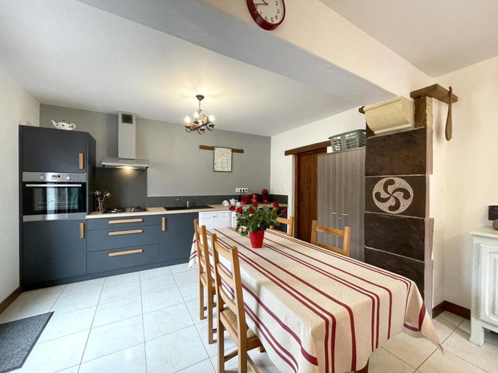 65 M² Gîte ∙ 2 Bedrooms ∙ 4 Guests - Sare