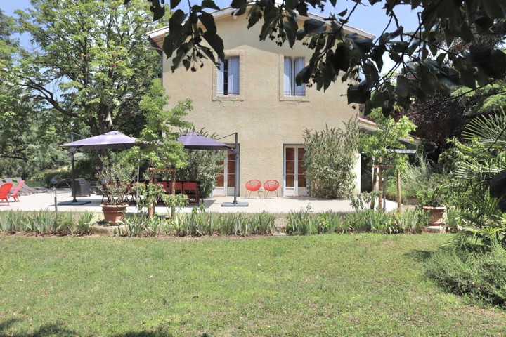 200 M² Gîte ∙ 5 Chambres ∙ 10 Personnes - Lunel