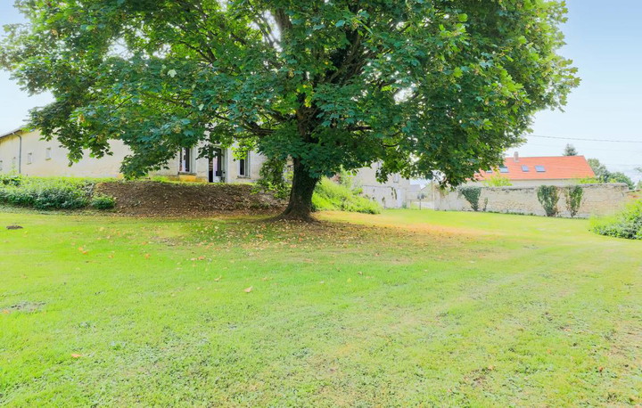 90 M² Duplex ∙ 3 Chambres ∙ 10 Personnes - Laon