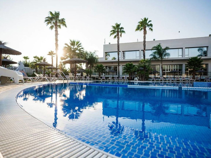 33 M² Caravan ∙ 2 Bedrooms ∙ 4 Guests - Benidorm