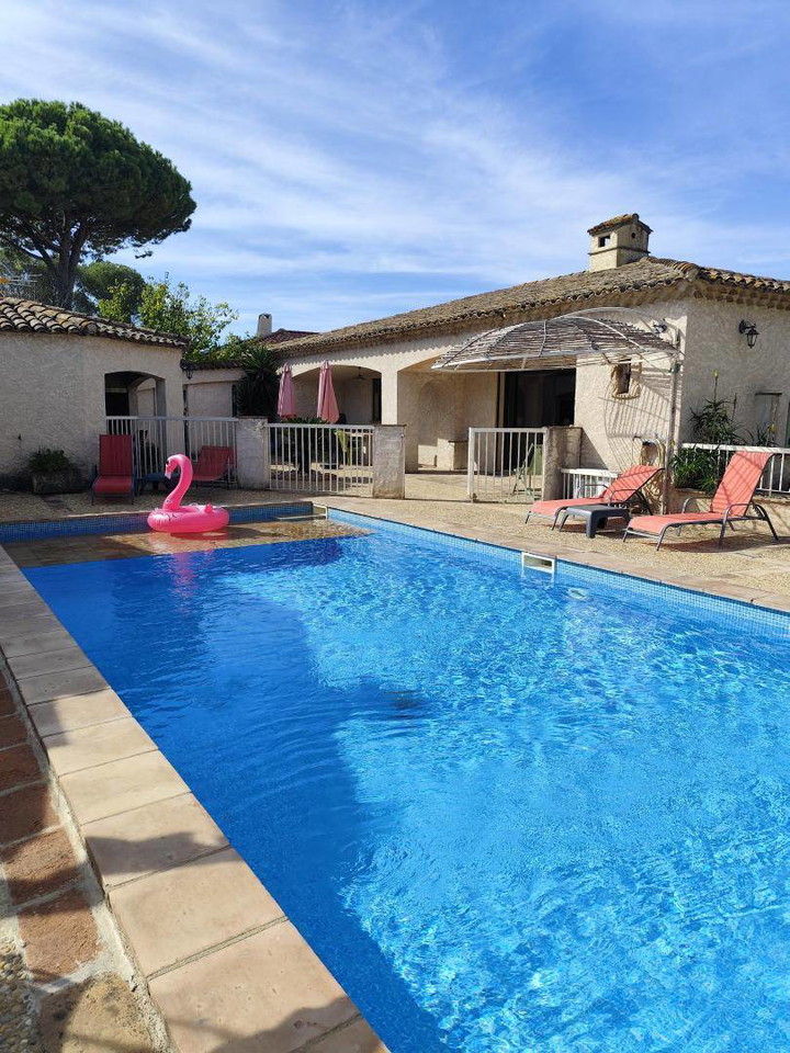 120 M² Gîte ∙ 4 Chambres ∙ 8 Personnes - Vias