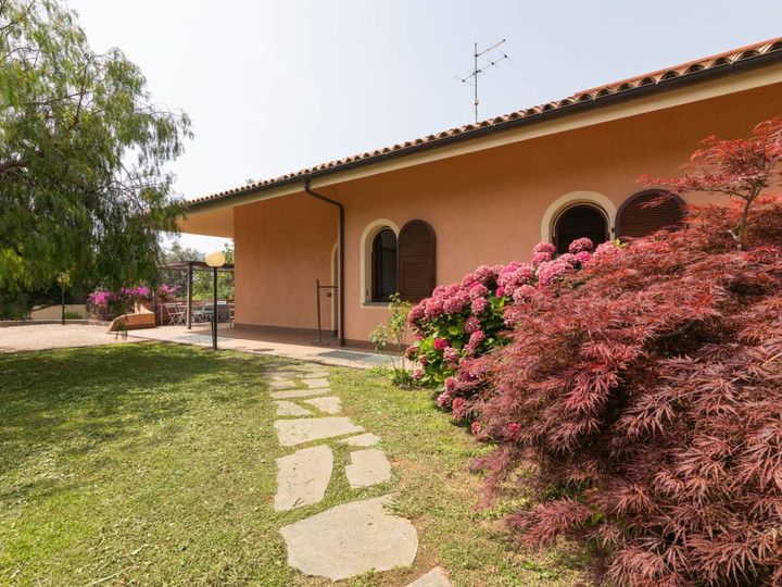 200 M² House ∙ 3 Bedrooms ∙ 6 Guests - Alassio