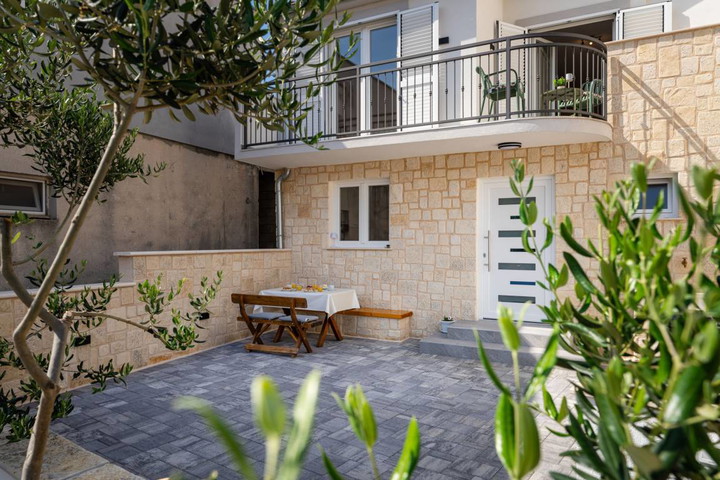 75 M² Ferienhaus ∙ 2 Schlafzimmer ∙ 5 Gäste - Šibenik