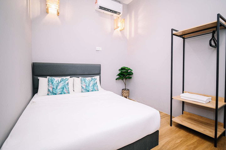 Swing & Pillows @ 87 Chulia St, Georgetown Penang - George Town