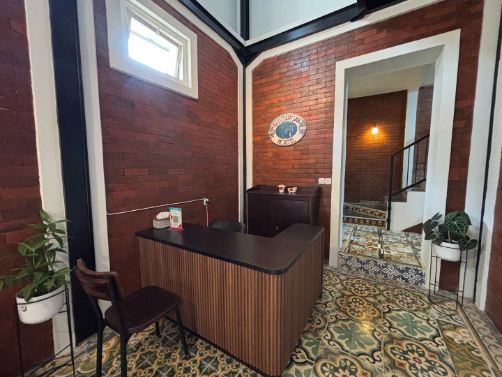 Kayutangan Hostel - Malang