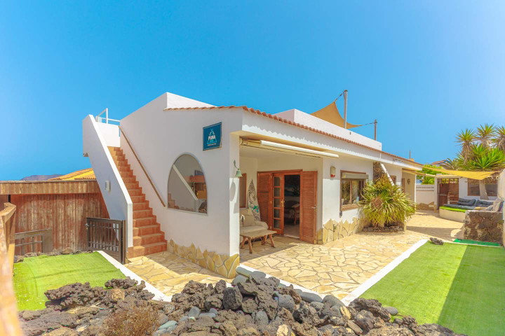 Pura Vida Surf House - Fuerteventura