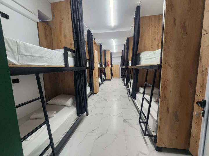 The Hangout Hostel - Sarandë