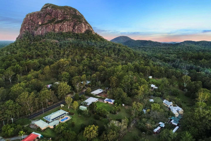 Glasshouse Mountains Ecolodge - Glass House Mountains