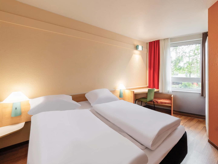 B&b Hotel Essen-hbf   4.0 / 512345 24 Reviews 4.0 / 5 24 Reviews - Essen