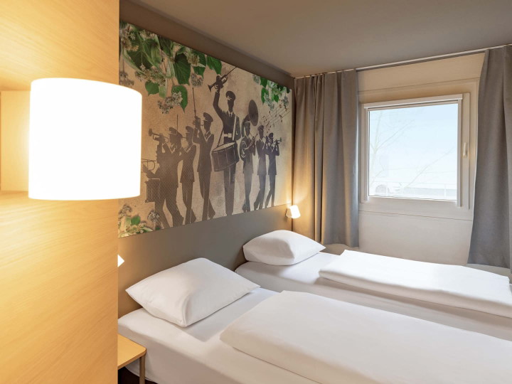 B&b Hotel Gießen-linden   3.9 / 512345 132 Reviews 3.9 / 5 132 Reviews - 기센