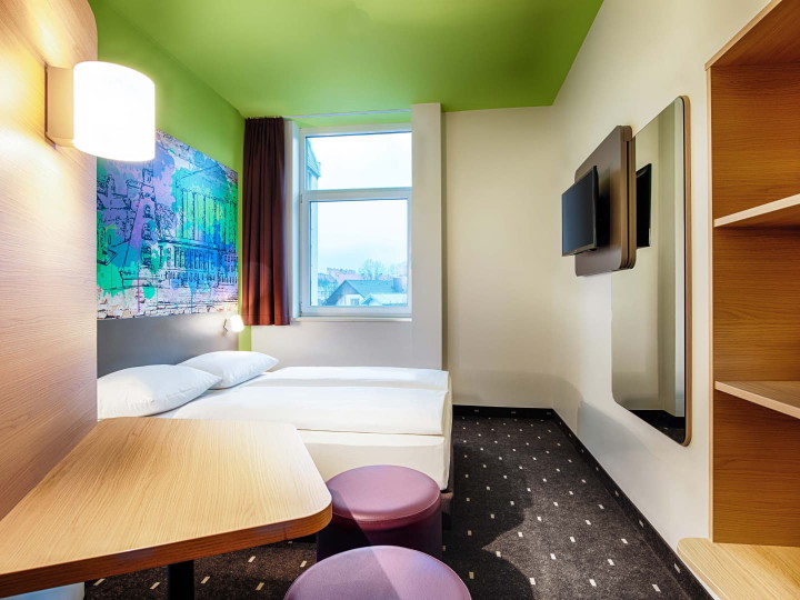 B&b Hotel Kassel-city   4.1 / 512345 1589 Avaliações 4.1 / 5 1589 Avaliações - Kassel