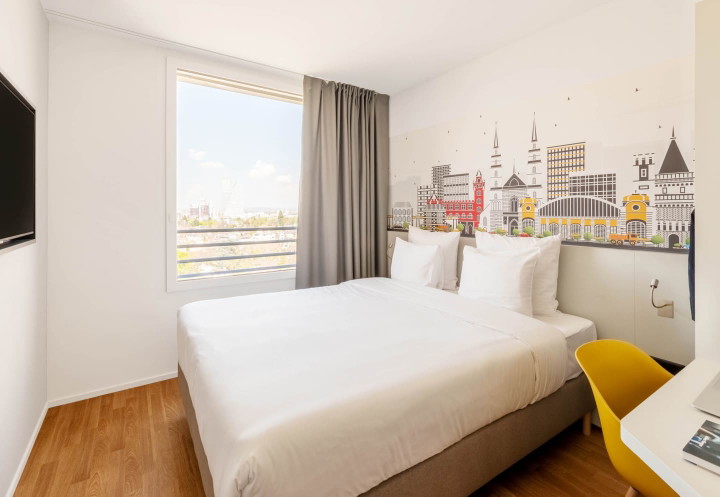 B&b Hotel Basel   4.0 / 512345 1236 Reviews 4.0 / 5 1236 Reviews - Basel