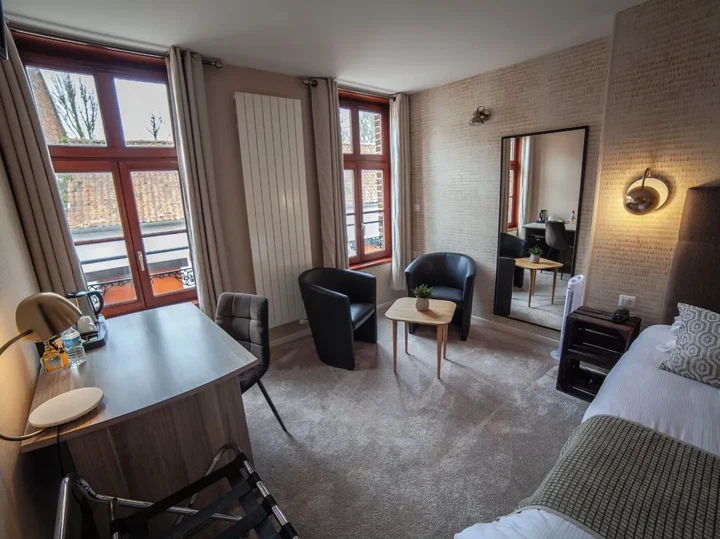 Logis Hôtels Le Patio Les Hauts De Montreuil - Montreuil