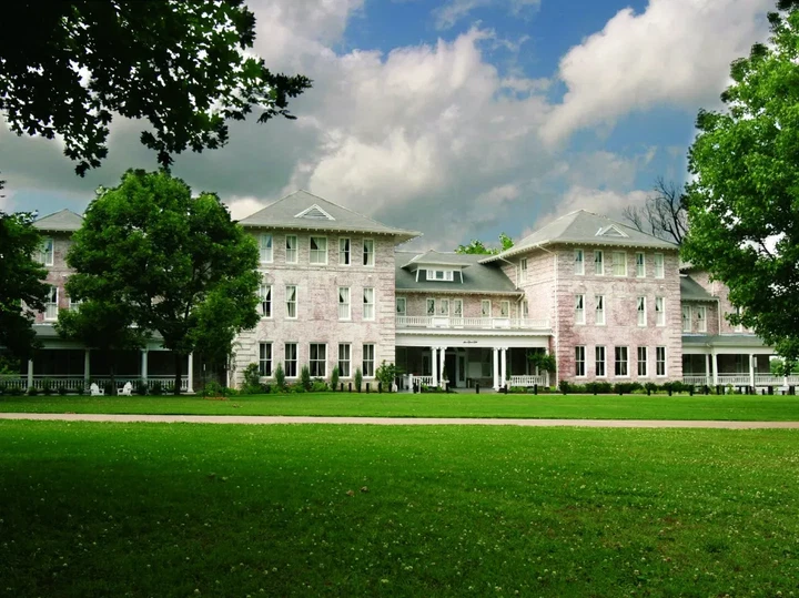 Inn At Carnall Hall - Fayetteville, AR