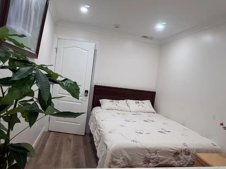 Affordable Private Room Private Ba In Heart Of Sf - Sausalito, CA