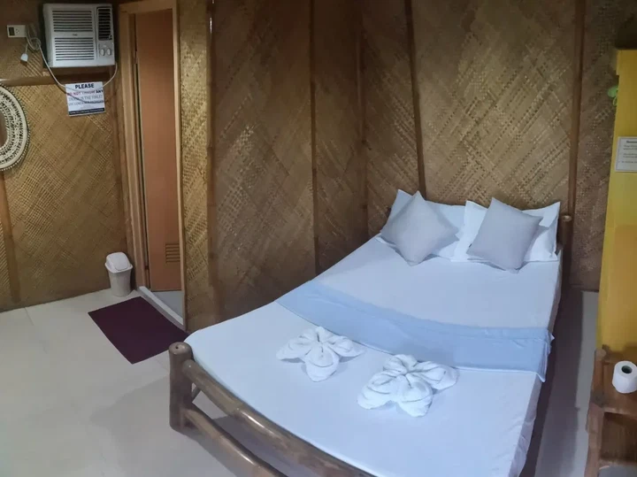 Guanna's Place Room And Resto Bar - Daanbantayan