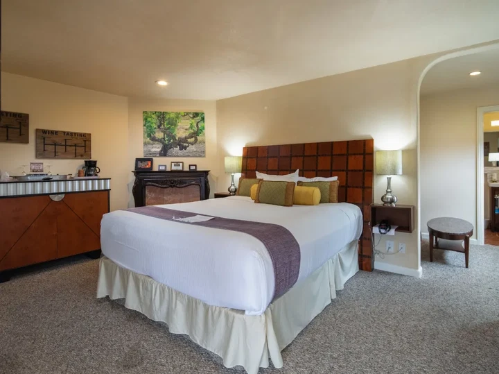 The Vendange Carmel Inn & Suites - Carmel-by-the-Sea, CA