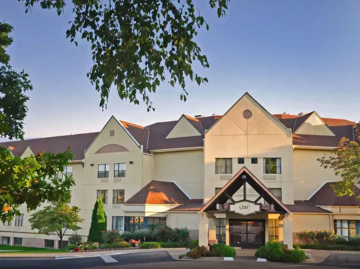 The Branson Hillside Hotel - Branson West, MO