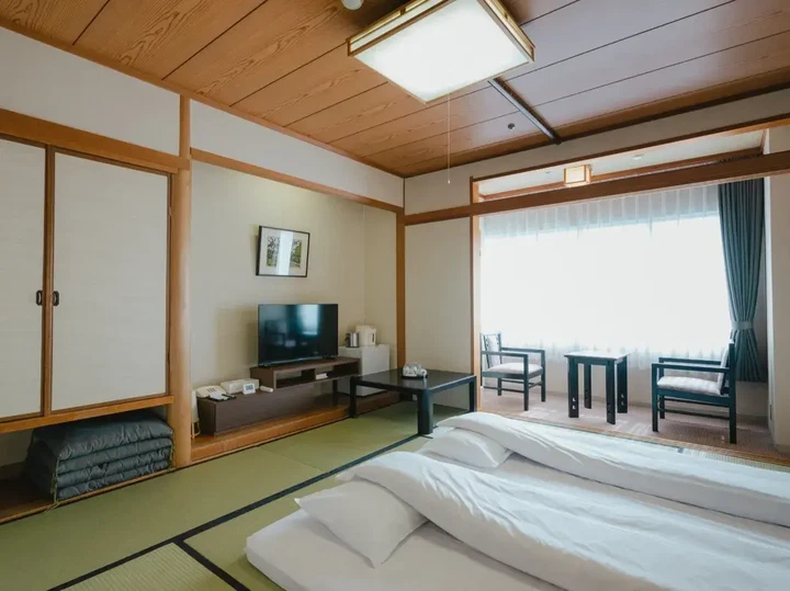 Tsuyama Kakuzan Hotel - Tsuyama