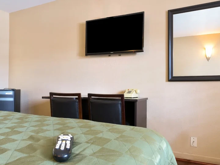 Covina Motel - Monrovia, CA