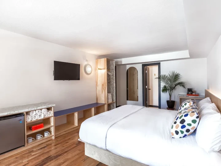 The Iris Motel - Nashville, TN