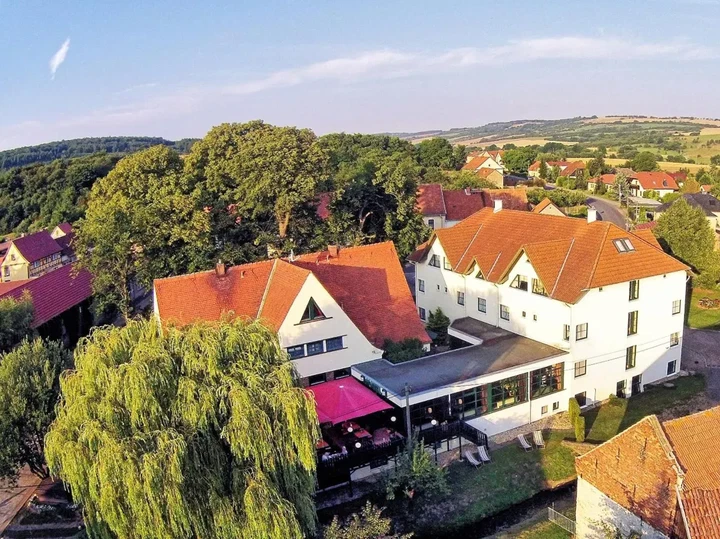 Hotel & Restaurant 5 Linden - Sangerhausen