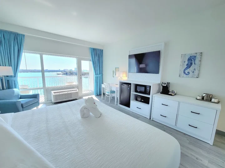 Charthouse Clearwater Beach Marina Hotel - Clearwater Beach, FL