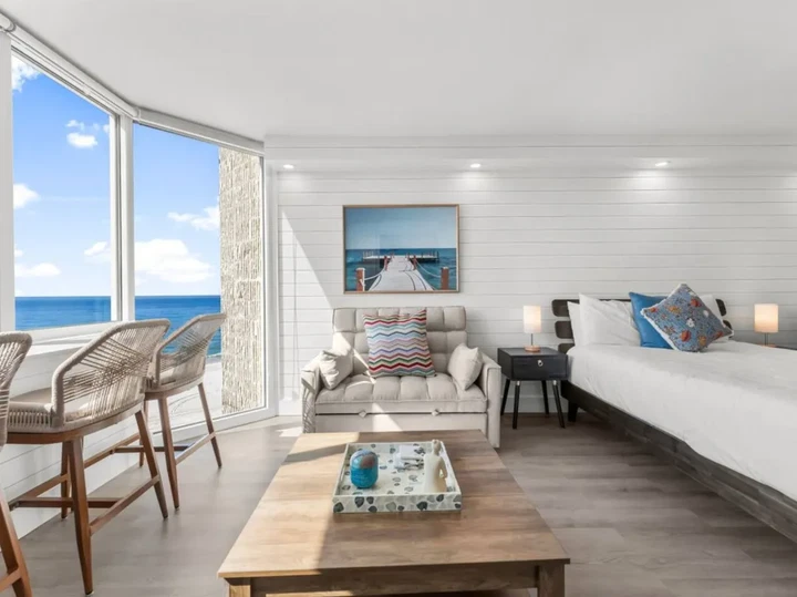 Renovated Beach Front Ocean View Condo Tog 723 - Florida