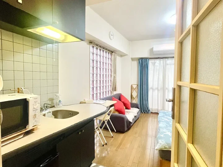 【B302】 Cozy Semi-double Room Near Kuromon, Namba & Shinsaibashi - Osaka