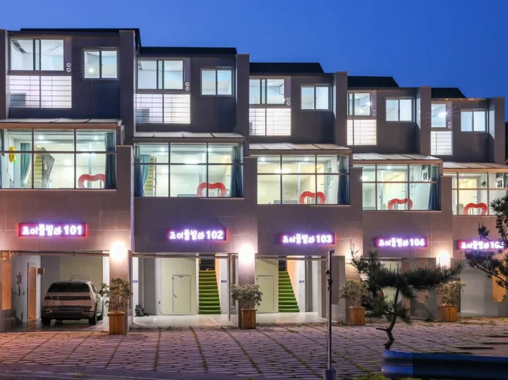 Gyeongju Joypoolvilla&kidspension - Gyeongju-si