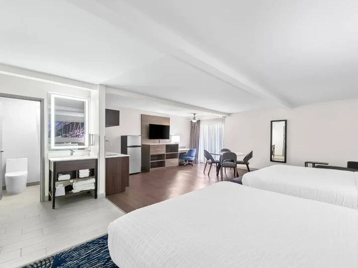 Clarion Pointe - Shreveport, LA