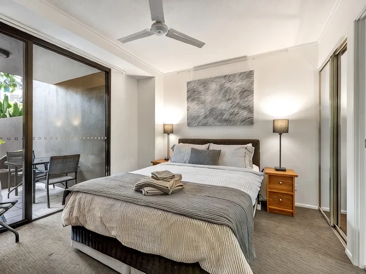 Resort Living < 10mins Cbd ~ 2bed / 2bath / 1car - Brisbane