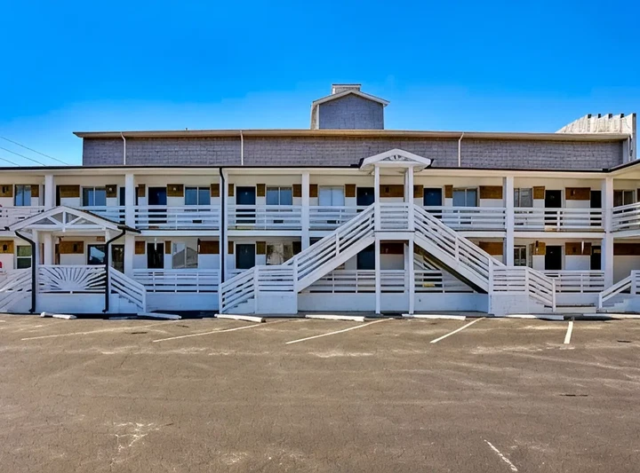Dry Dock Inn - Carolina Beach, NC