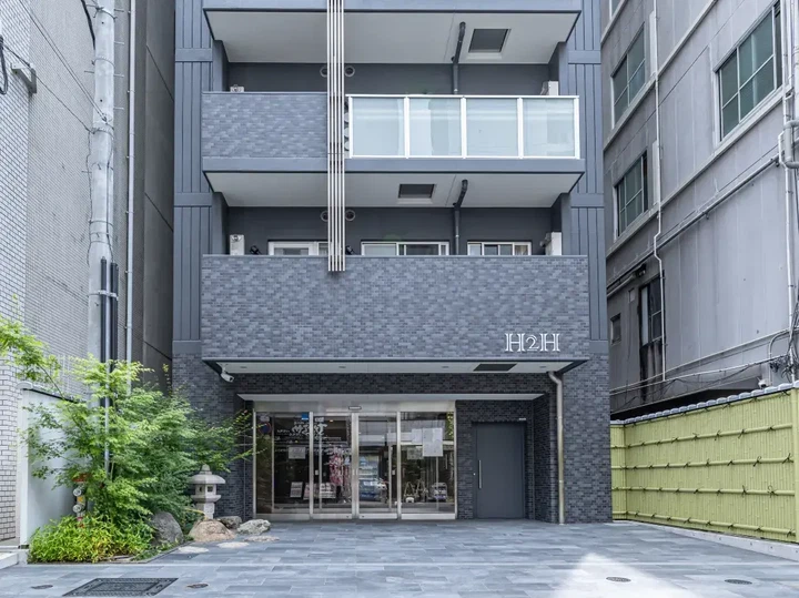 H2h Shinsaibashi - Osaka