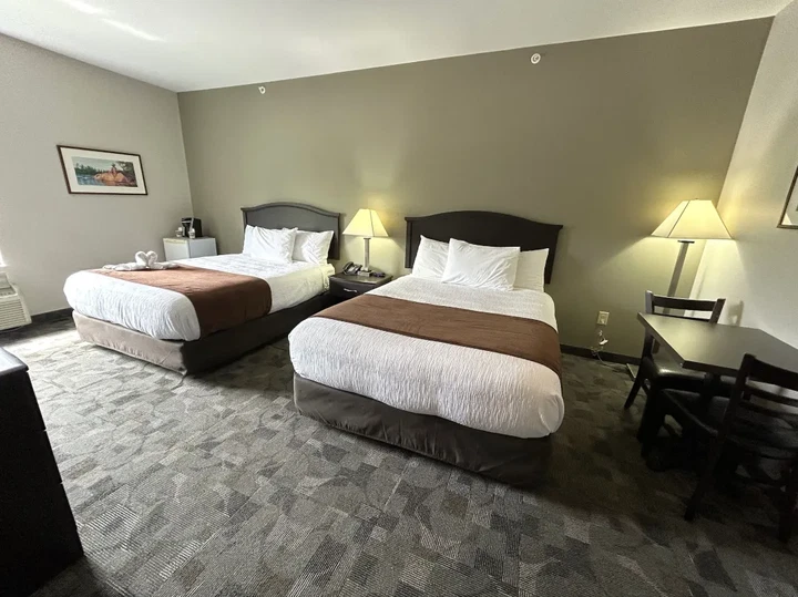 Midland Inn & Suites - Midland